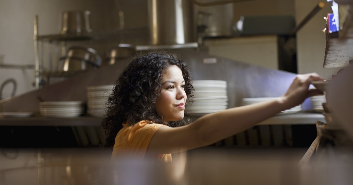 Reducing Risk of Restaurant Injuries in Summer | AmTrust Insurance